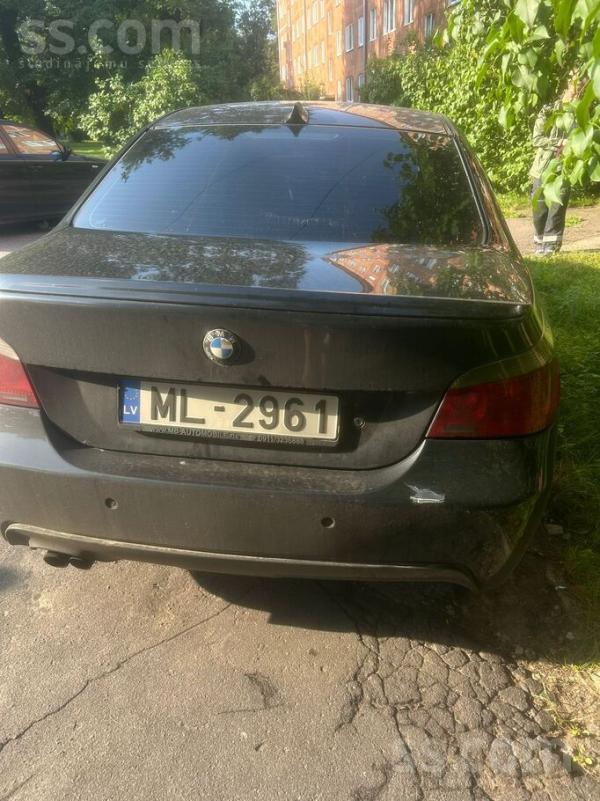 Melns BMW 530 2004 Rīga, ar dzinēja tilpumu 3.00 L un nobraukumu 379 tūkst. km par 4400 €, foto 6 vietnē AUTOMOTO.COM.LV