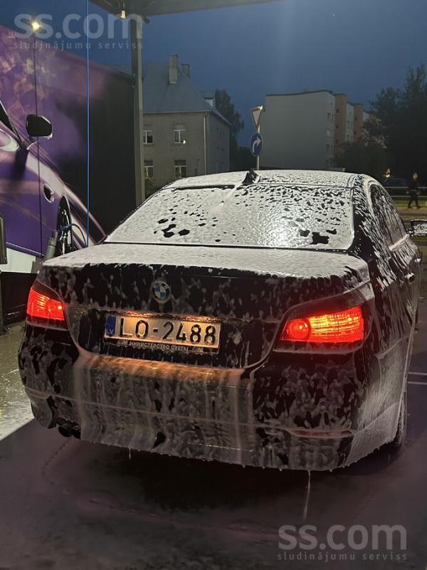 Black BMW 530 2004 in Rezekne, with an engine capacity of 3.00 L and mileage of 285 thousand km for 4500 €, photo 6 on AUTOMOTO.COM.LV