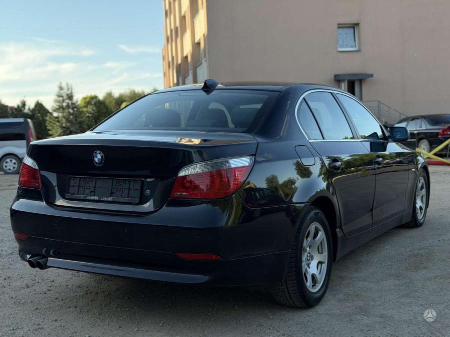 Black BMW 530 2004 in Rokiskis, with an engine capacity of 2.98 L and mileage of 204 thousand km for 3450 €, photo 8 on AUTOMOTO.COM.LV
