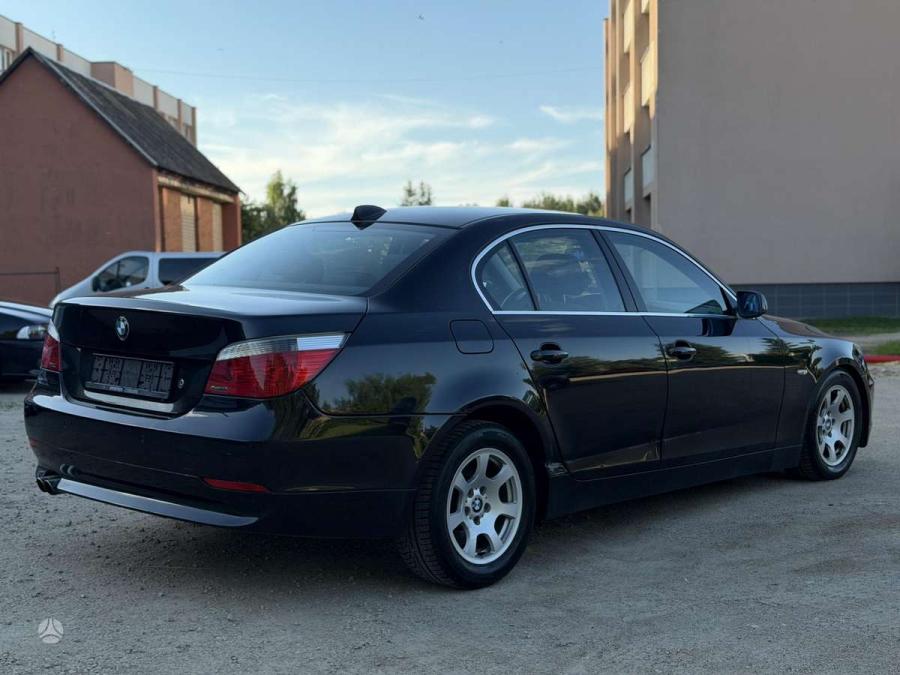 Black BMW 530 2004 in Rokiskis, with an engine capacity of 2.98 L and mileage of 204 thousand km for 3450 €, photo 9 on AUTOMOTO.COM.LV