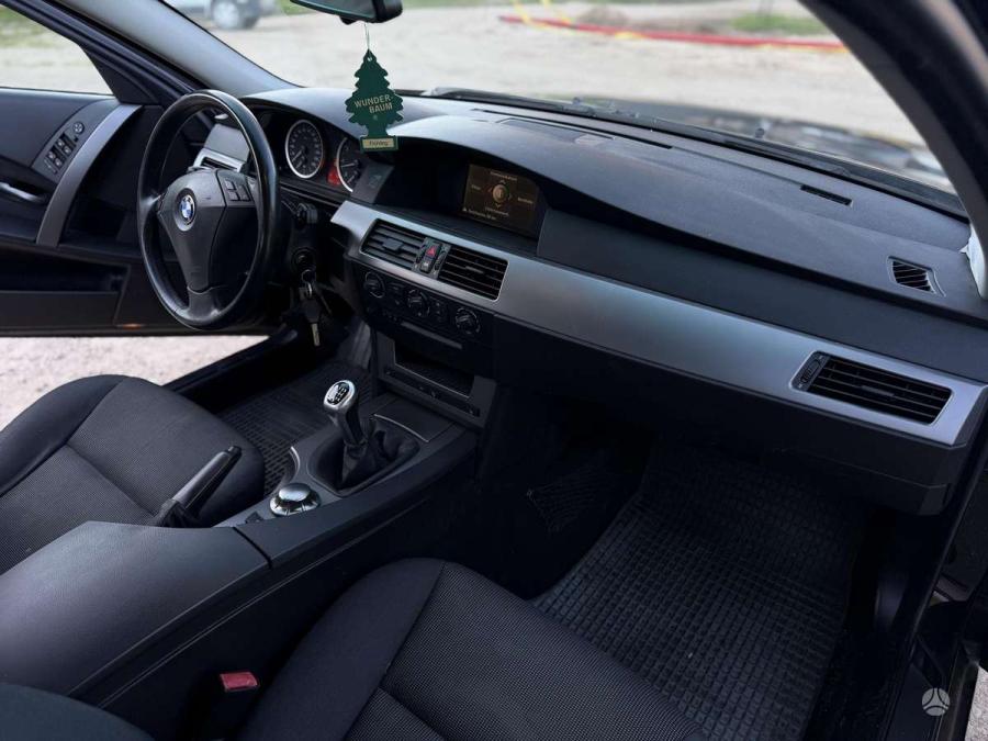 Black BMW 530 2004 in Rokiskis, with an engine capacity of 2.98 L and mileage of 204 thousand km for 3450 €, photo 18 on AUTOMOTO.COM.LV