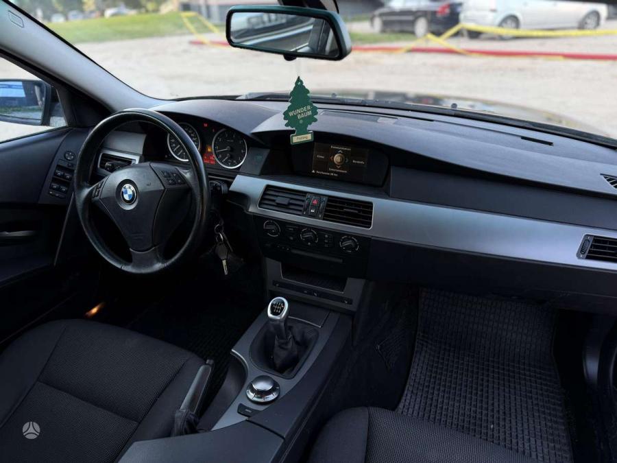 Black BMW 530 2004 in Rokiskis, with an engine capacity of 2.98 L and mileage of 204 thousand km for 3450 €, photo 20 on AUTOMOTO.COM.LV