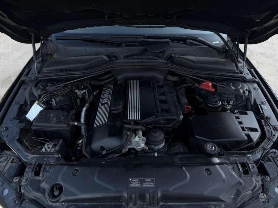 Black BMW 530 2004 in Rokiskis, with an engine capacity of 2.98 L and mileage of 204 thousand km for 3450 €, photo 32 on AUTOMOTO.COM.LV