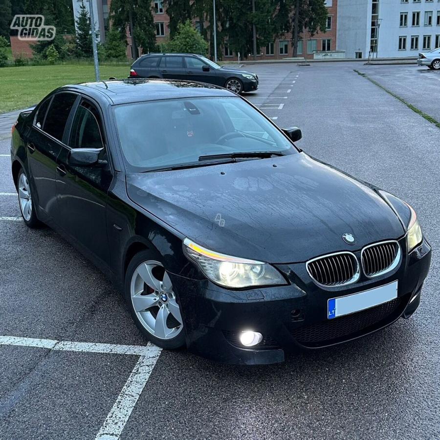 Black BMW 530 2004 in Vilnius, with an engine capacity of 3.00 L and mileage of 390 thousand km for 2699 €, photo 1 on AUTOMOTO.COM.LV