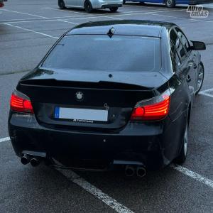 Black BMW 530 2004 in Vilnius, with an engine capacity of 3.00 L and mileage of 390 thousand km for 2699 €, photo 4 on AUTOMOTO.COM.LV