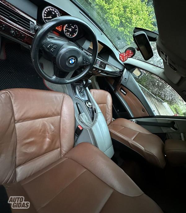 Melns BMW 530 2004 Viļņa, ar dzinēja tilpumu 3.00 L un nobraukumu 390 tūkst. km par 2699 €, foto 9 vietnē AUTOMOTO.COM.LV