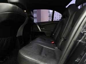 Melns BMW 530 2004 Rīga, ar dzinēja tilpumu 3.00 L un nobraukumu 335 tūkst. km par 3990 €, foto 16 vietnē AUTOMOTO.COM.LV