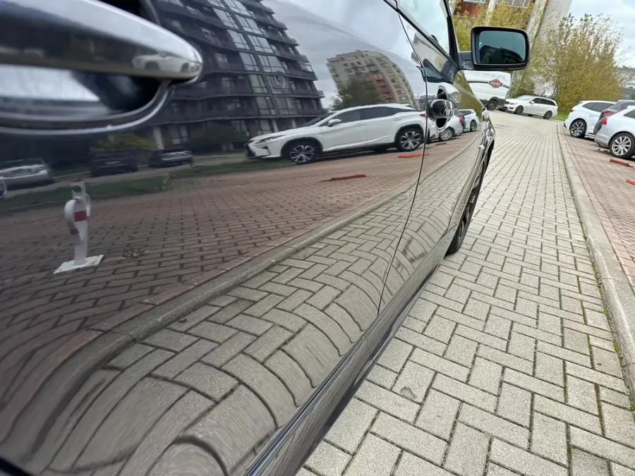 Black BMW 530 2004 in Riga, with an engine capacity of 3.00 L and mileage of 335 thousand km for 3990 €, photo 8 on AUTOMOTO.COM.LV