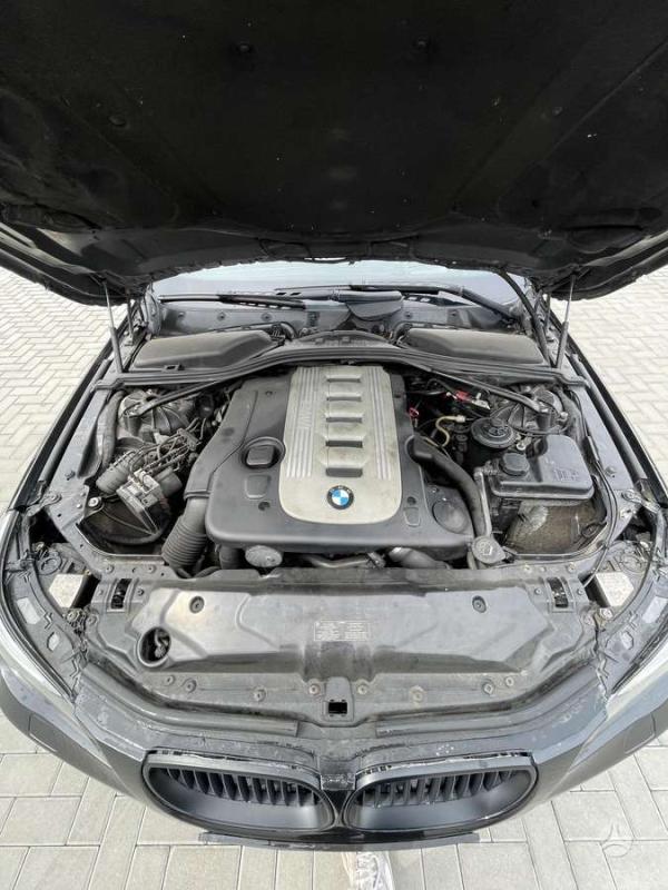 Melns BMW 530 2004 Kauņa, ar dzinēja tilpumu 3.00 L un nobraukumu 289 tūkst. km par 3100 €, foto 5 vietnē AUTOMOTO.COM.LV