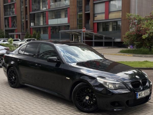 Black BMW 530 2004 in Riga, with an engine capacity of 3.00 L and mileage of 363 thousand km for 4990 €, photo 2 on AUTOMOTO.COM.LV