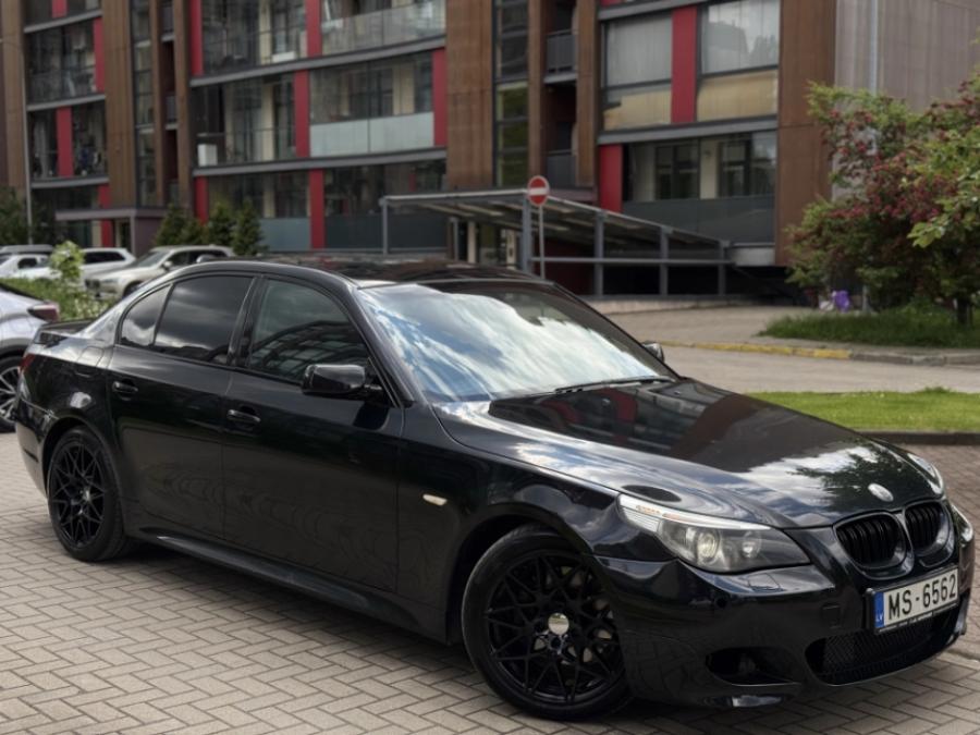 Melns BMW 530 2004 Rīga, ar dzinēja tilpumu 3.00 L un nobraukumu 363 tūkst. km par 4990 €, foto 3 vietnē AUTOMOTO.COM.LV