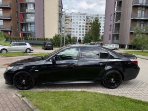 Melns BMW 530 2004 Rīga, ar dzinēja tilpumu 3.00 L un nobraukumu 363 tūkst. km par 4990 €, foto 5 vietnē AUTOMOTO.COM.LV