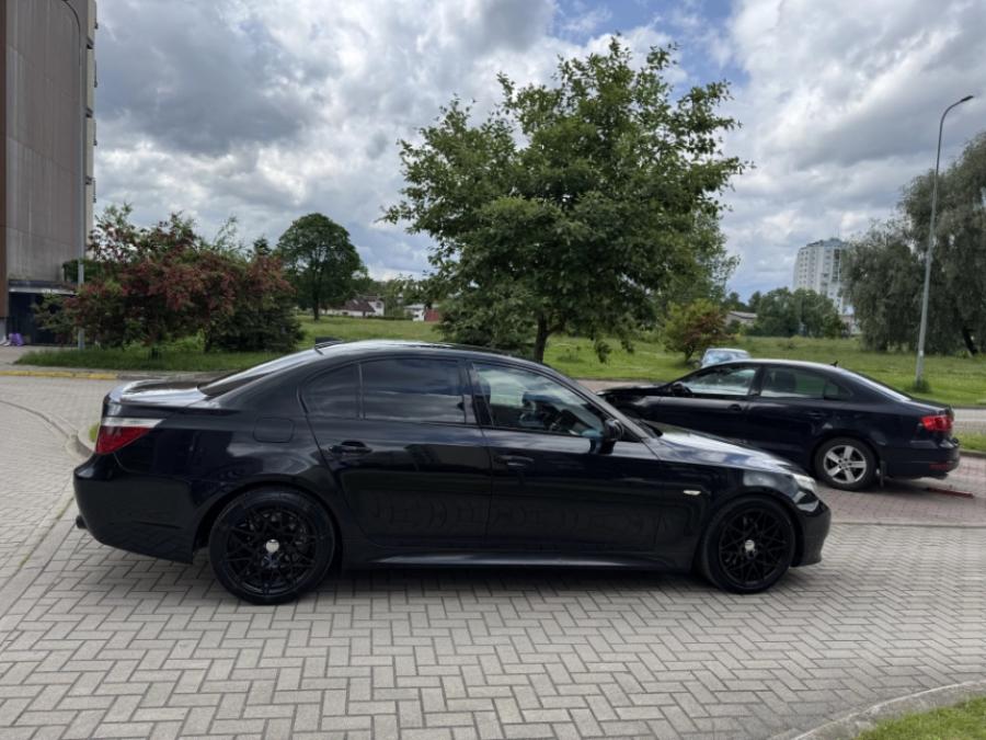 Melns BMW 530 2004 Rīga, ar dzinēja tilpumu 3.00 L un nobraukumu 363 tūkst. km par 4990 €, foto 9 vietnē AUTOMOTO.COM.LV