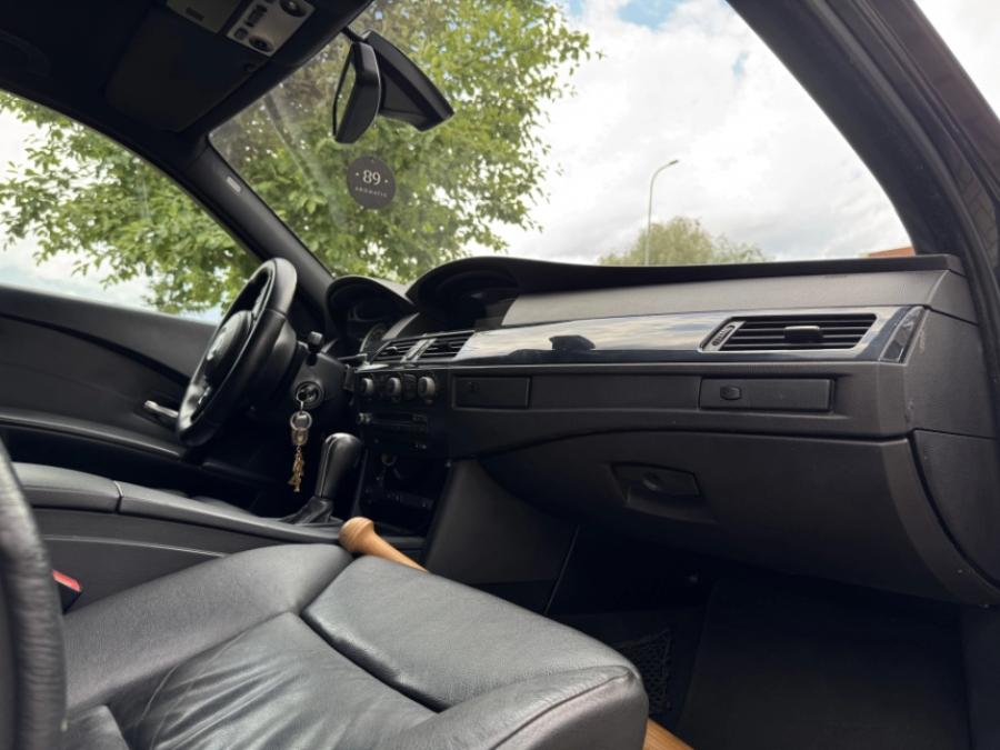 Melns BMW 530 2004 Rīga, ar dzinēja tilpumu 3.00 L un nobraukumu 363 tūkst. km par 4990 €, foto 10 vietnē AUTOMOTO.COM.LV