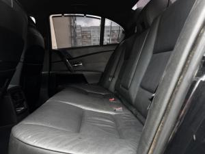 Melns BMW 530 2004 Rīga, ar dzinēja tilpumu 3.00 L un nobraukumu 363 tūkst. km par 4990 €, foto 16 vietnē AUTOMOTO.COM.LV