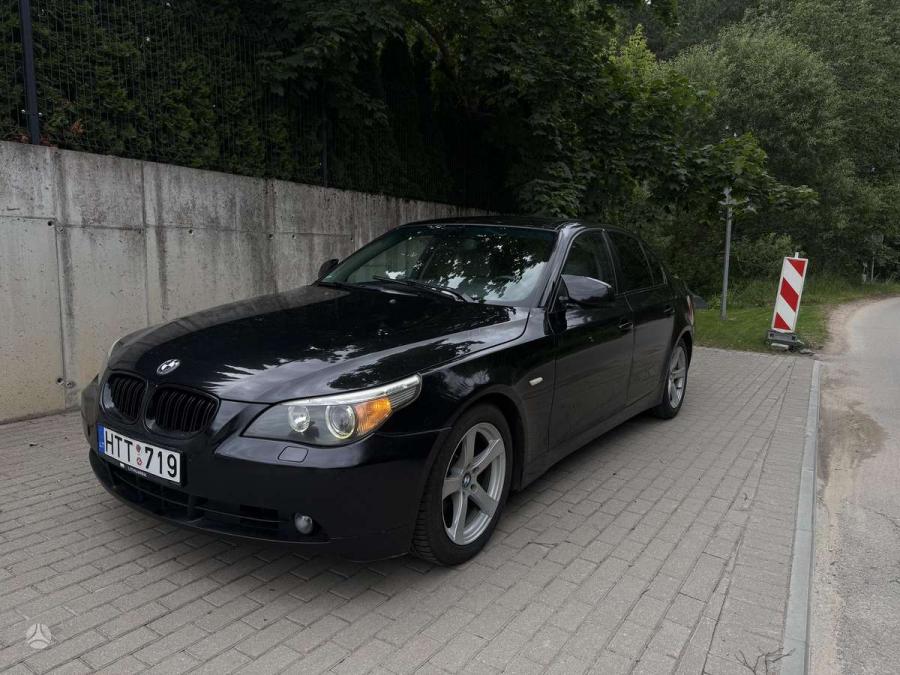 Черный БМВ 530 2004 в Вильнюс, объемом двигателя 3.00 л и пробегом 402 тыс. км за 2200 €, фото 3 на AUTOMOTO.COM.LV