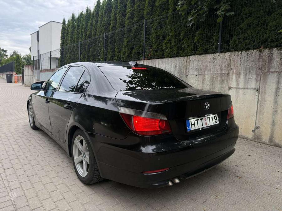 Черный БМВ 530 2004 в Вильнюс, объемом двигателя 3.00 л и пробегом 402 тыс. км за 2200 €, фото 5 на AUTOMOTO.COM.LV