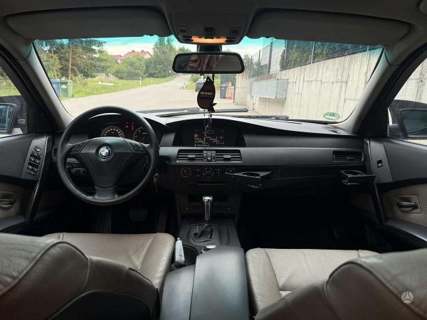 Black BMW 530 2004 in Vilnius, with an engine capacity of 3.00 L and mileage of 402 thousand km for 2200 €, photo 8 on AUTOMOTO.COM.LV