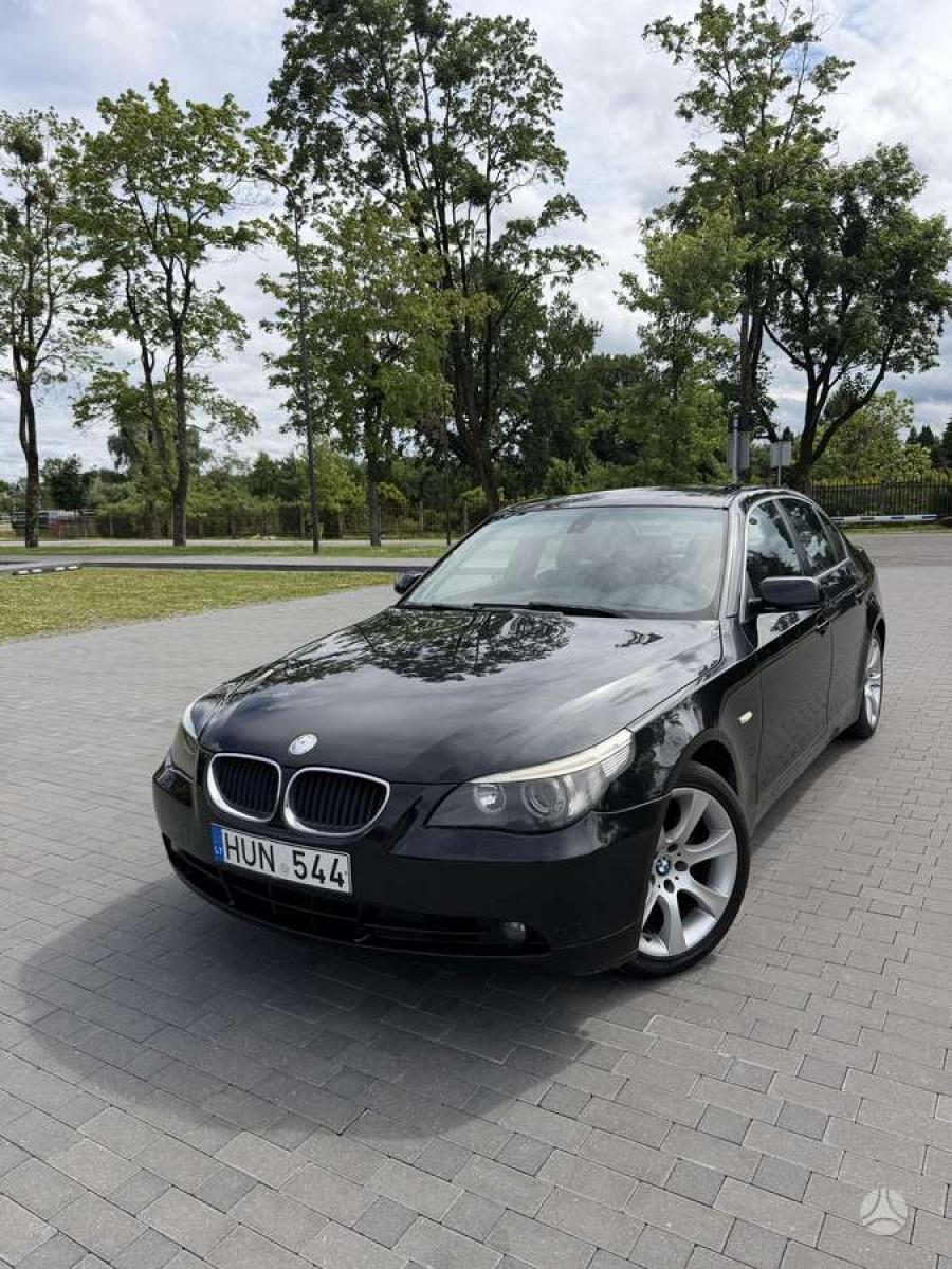 Black BMW 530 2004 in Kaunas, with an engine capacity of 2.99 L and mileage of 300 thousand km for 1999 €, photo 1 on AUTOMOTO.COM.LV