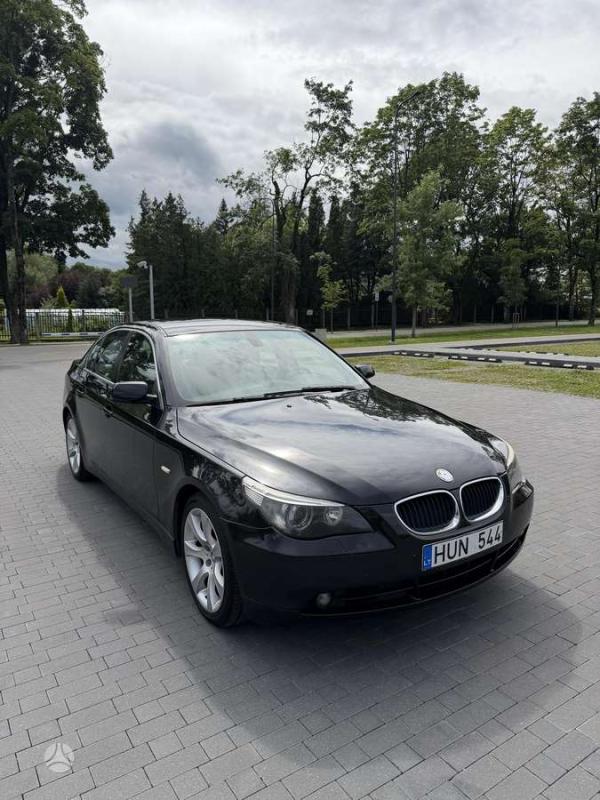 Melns BMW 530 2004 Kauņa, ar dzinēja tilpumu 2.99 L un nobraukumu 300 tūkst. km par 1999 €, foto 5 vietnē AUTOMOTO.COM.LV