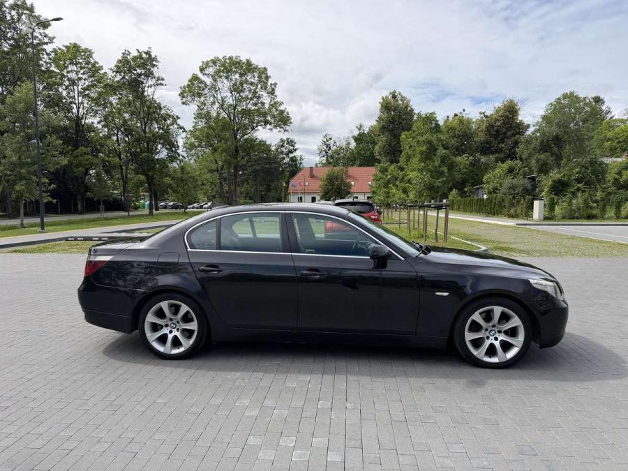 Black BMW 530 2004 in Kaunas, with an engine capacity of 2.99 L and mileage of 300 thousand km for 1999 €, photo 7 on AUTOMOTO.COM.LV