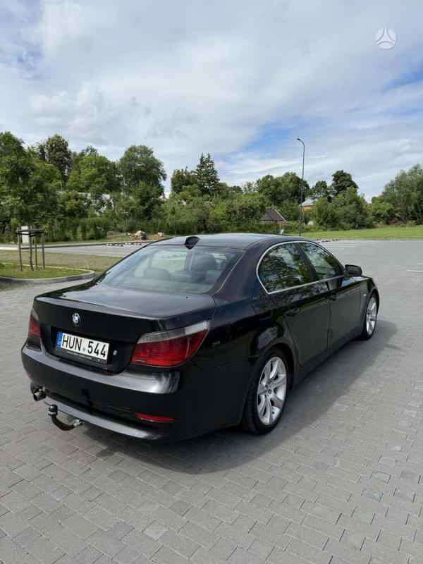 Melns BMW 530 2004 Kauņa, ar dzinēja tilpumu 2.99 L un nobraukumu 300 tūkst. km par 1999 €, foto 7 vietnē AUTOMOTO.COM.LV