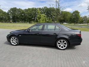 Black BMW 530 2004 in Kaunas, with an engine capacity of 2.99 L and mileage of 300 thousand km for 1999 €, photo 13 on AUTOMOTO.COM.LV