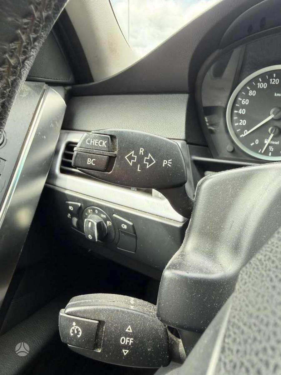 Black BMW 530 2004 in Kaunas, with an engine capacity of 2.99 L and mileage of 300 thousand km for 1999 €, photo 18 on AUTOMOTO.COM.LV