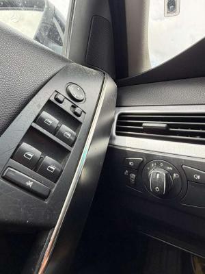 Black BMW 530 2004 in Kaunas, with an engine capacity of 2.99 L and mileage of 300 thousand km for 1999 €, photo 19 on AUTOMOTO.COM.LV