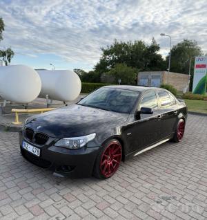 Melns BMW 530 2004 Liepāja, ar dzinēja tilpumu 3.00 L un nobraukumu 345 tūkst. km par 3850 €, foto  vietnē AUTOMOTO.COM.LV
