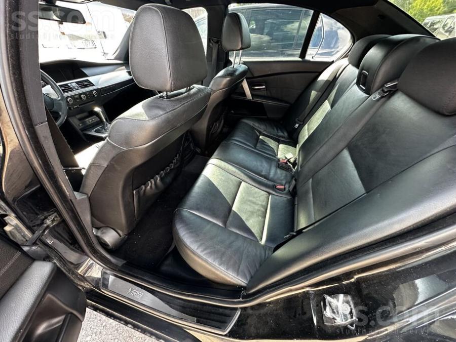 Black BMW 530 2004 in Daugavpils, with an engine capacity of 3.00 L and mileage of 421 thousand km for 2200 €, photo 9 on AUTOMOTO.COM.LV