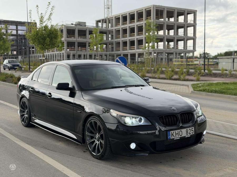 Black BMW 530 2004 in Vilnius, with an engine capacity of 2.99 L and mileage of 320 thousand km for 5899 €, photo 1 on AUTOMOTO.COM.LV