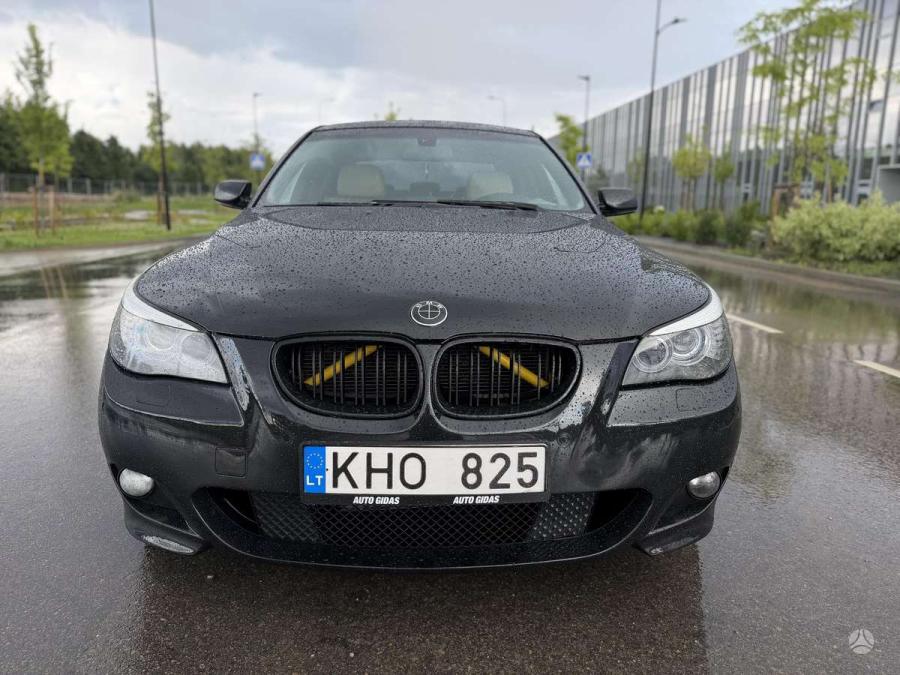 Black BMW 530 2004 in Vilnius, with an engine capacity of 2.99 L and mileage of 320 thousand km for 5899 €, photo 12 on AUTOMOTO.COM.LV