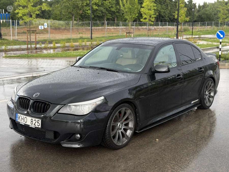 Black BMW 530 2004 in Vilnius, with an engine capacity of 2.99 L and mileage of 320 thousand km for 5899 €, photo 14 on AUTOMOTO.COM.LV