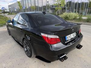 Black BMW 530 2004 in Vilnius, with an engine capacity of 2.99 L and mileage of 320 thousand km for 5899 €, photo 16 on AUTOMOTO.COM.LV