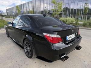 Black BMW 530 2004 in Vilnius, with an engine capacity of 2.99 L and mileage of 320 thousand km for 5899 €, photo 17 on AUTOMOTO.COM.LV