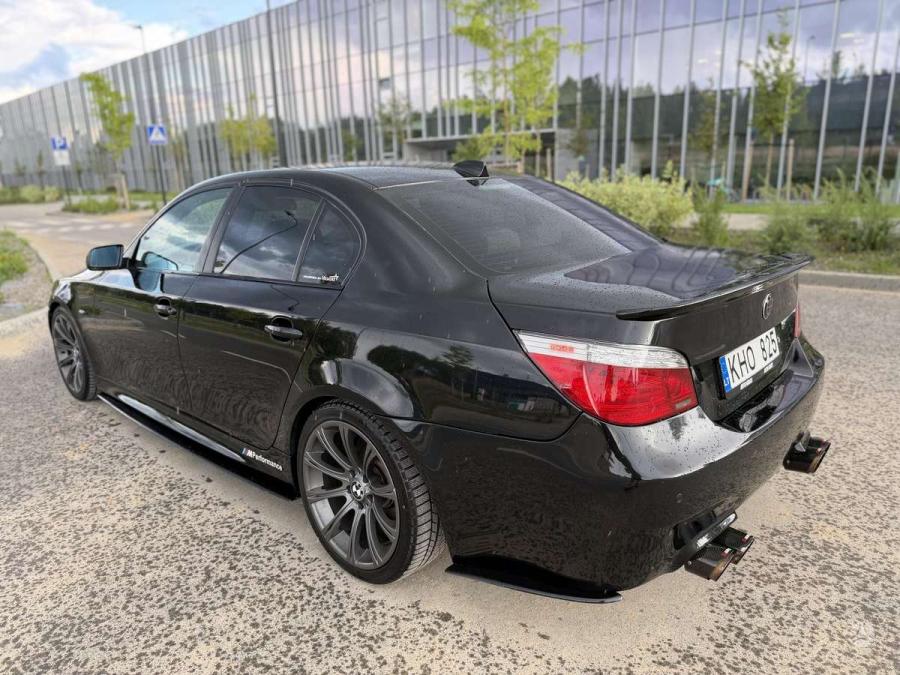 Black BMW 530 2004 in Vilnius, with an engine capacity of 2.99 L and mileage of 320 thousand km for 5899 €, photo 20 on AUTOMOTO.COM.LV