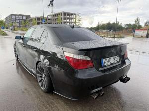 Black BMW 530 2004 in Vilnius, with an engine capacity of 2.99 L and mileage of 320 thousand km for 5899 €, photo 22 on AUTOMOTO.COM.LV
