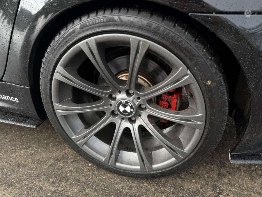 Black BMW 530 2004 in Vilnius, with an engine capacity of 2.99 L and mileage of 320 thousand km for 5899 €, photo 23 on AUTOMOTO.COM.LV