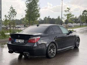 Black BMW 530 2004 in Vilnius, with an engine capacity of 2.99 L and mileage of 320 thousand km for 5899 €, photo 26 on AUTOMOTO.COM.LV
