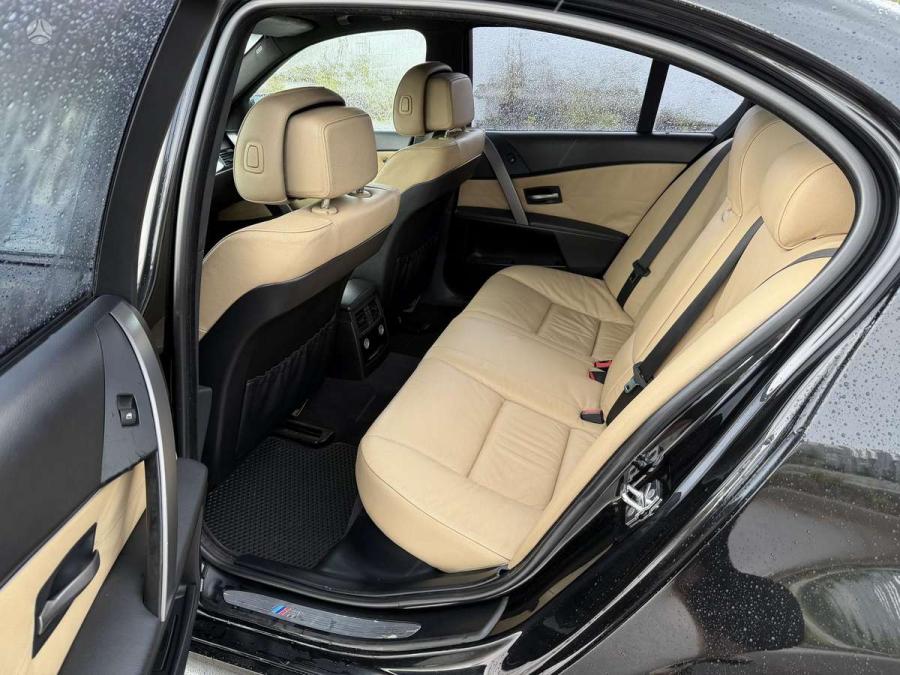 Black BMW 530 2004 in Vilnius, with an engine capacity of 2.99 L and mileage of 320 thousand km for 5899 €, photo 37 on AUTOMOTO.COM.LV