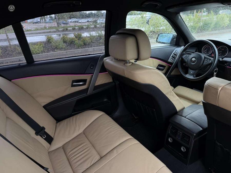 Black BMW 530 2004 in Vilnius, with an engine capacity of 2.99 L and mileage of 320 thousand km for 5899 €, photo 42 on AUTOMOTO.COM.LV