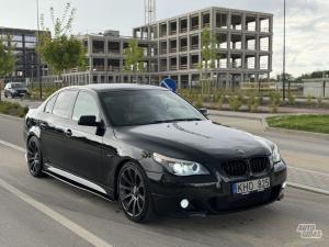 Melns BMW 530 2004 Viļņa, ar dzinēja tilpumu 3.00 L un nobraukumu 320 tūkst. km par 5850 €, foto 4 vietnē AUTOMOTO.COM.LV