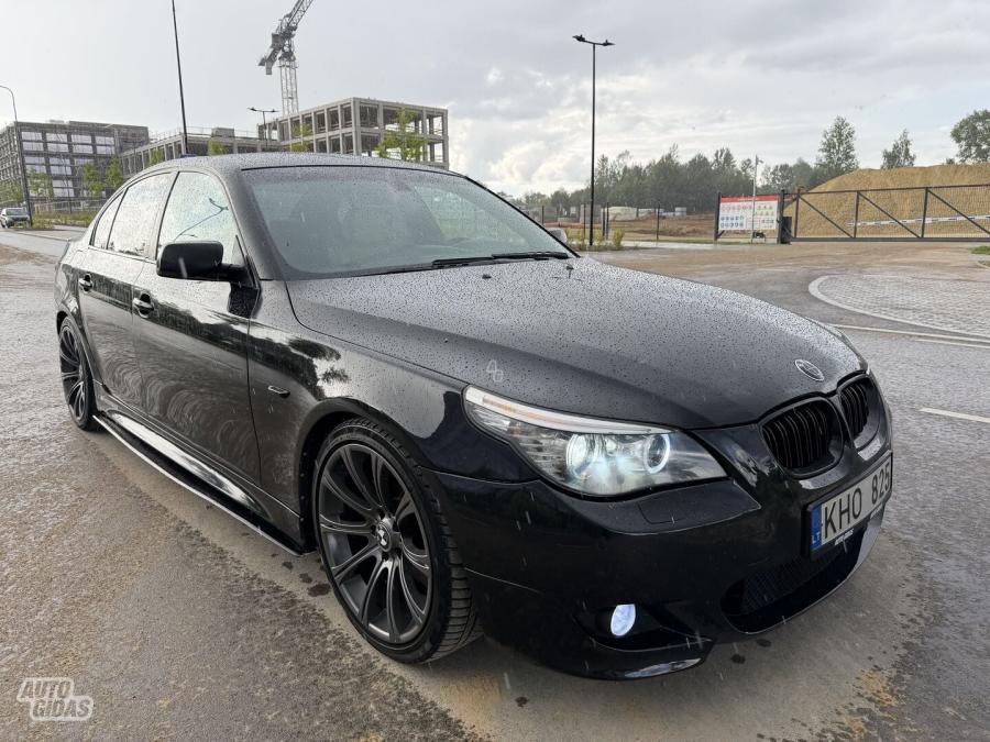Melns BMW 530 2004 Viļņa, ar dzinēja tilpumu 3.00 L un nobraukumu 320 tūkst. km par 5850 €, foto 12 vietnē AUTOMOTO.COM.LV