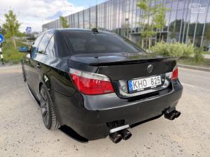 Melns BMW 530 2004 Viļņa, ar dzinēja tilpumu 3.00 L un nobraukumu 320 tūkst. km par 5850 €, foto 13 vietnē AUTOMOTO.COM.LV