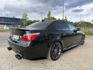 Melns BMW 530 2004 Viļņa, ar dzinēja tilpumu 3.00 L un nobraukumu 320 tūkst. km par 5850 €, foto 18 vietnē AUTOMOTO.COM.LV