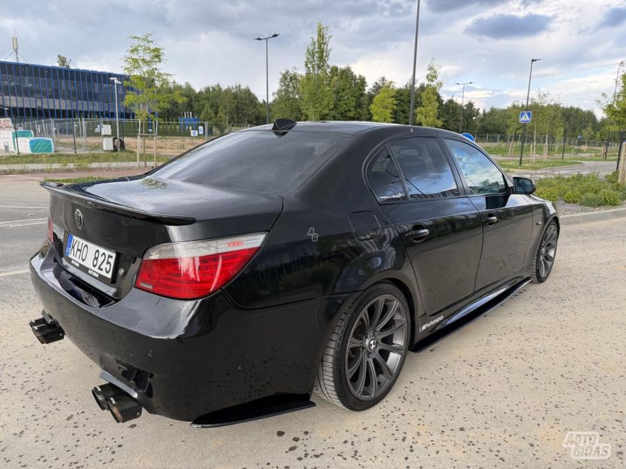 Melns BMW 530 2004 Viļņa, ar dzinēja tilpumu 3.00 L un nobraukumu 320 tūkst. km par 5850 €, foto 19 vietnē AUTOMOTO.COM.LV