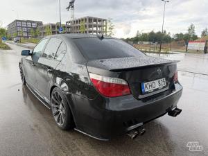 Melns BMW 530 2004 Viļņa, ar dzinēja tilpumu 3.00 L un nobraukumu 320 tūkst. km par 5850 €, foto 22 vietnē AUTOMOTO.COM.LV