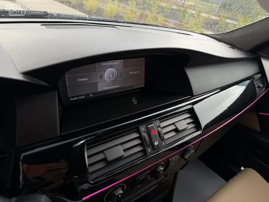 Melns BMW 530 2004 Viļņa, ar dzinēja tilpumu 3.00 L un nobraukumu 320 tūkst. km par 5850 €, foto 30 vietnē AUTOMOTO.COM.LV