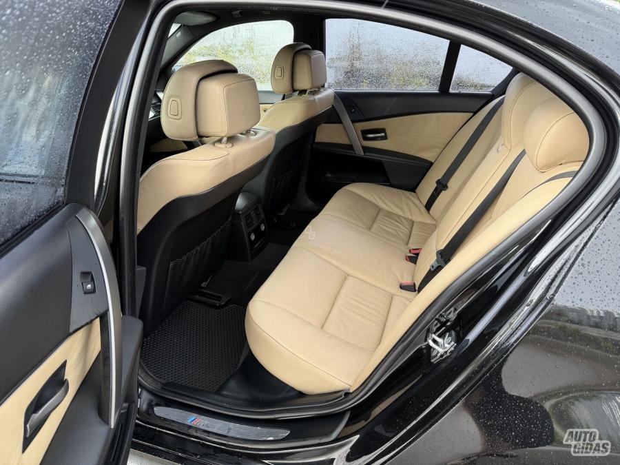 Melns BMW 530 2004 Viļņa, ar dzinēja tilpumu 3.00 L un nobraukumu 320 tūkst. km par 5850 €, foto 36 vietnē AUTOMOTO.COM.LV